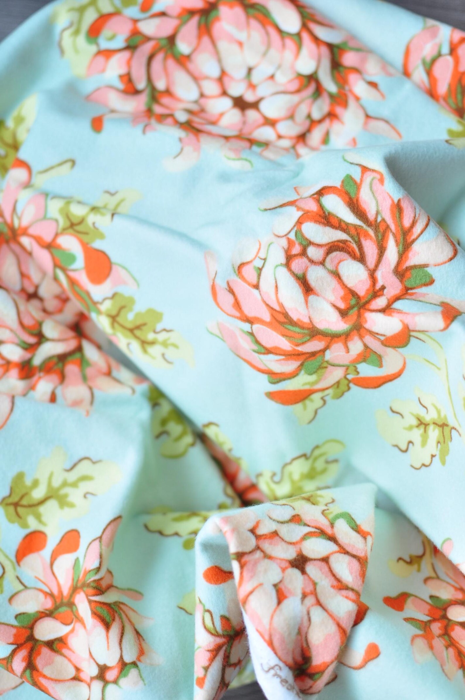 Freshcut Heather Bailey Painted Mums Print FLANNEL 1.5 Yards EXTREMELY ...