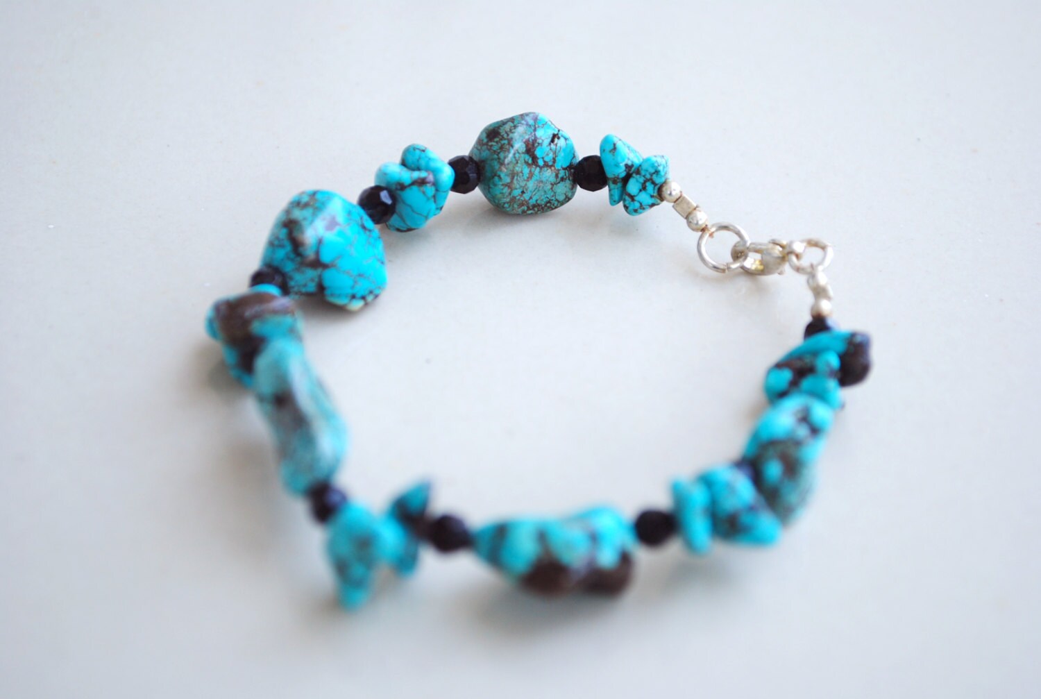 Pulsera Unisex hecho a mano en color turquesa mezcla Onyx negro - Etsy ...