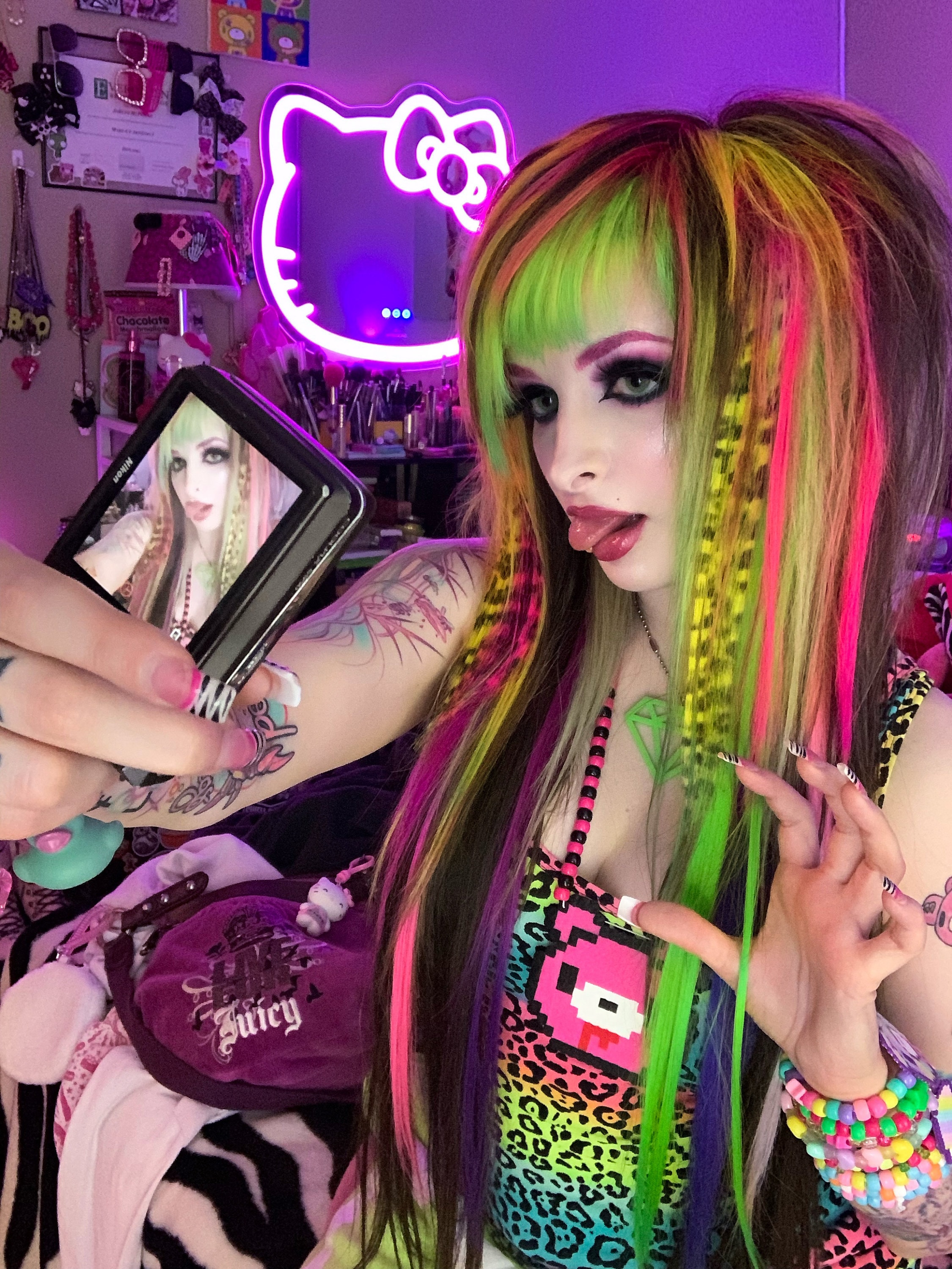 Scene Girls With Pink Hair