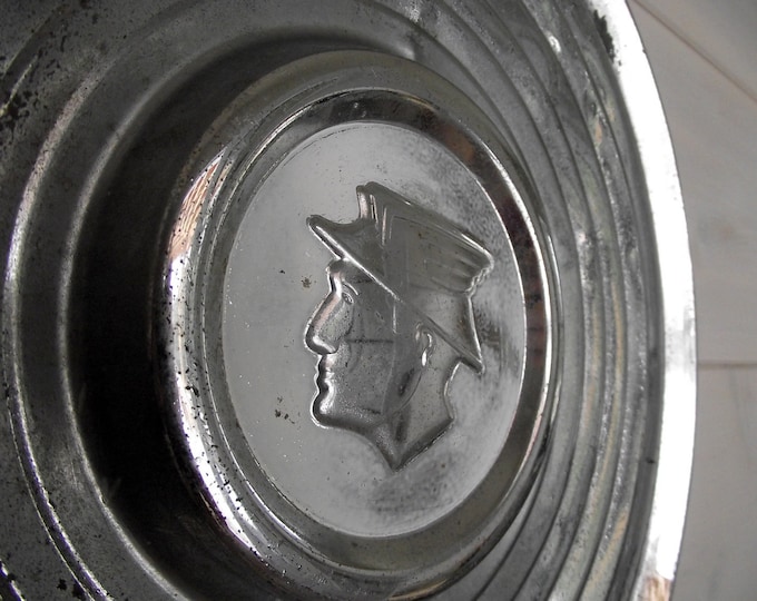 Mercury Hubcap / Wall Art Vintage / 1953 Winged Messenger Man Emblem ...
