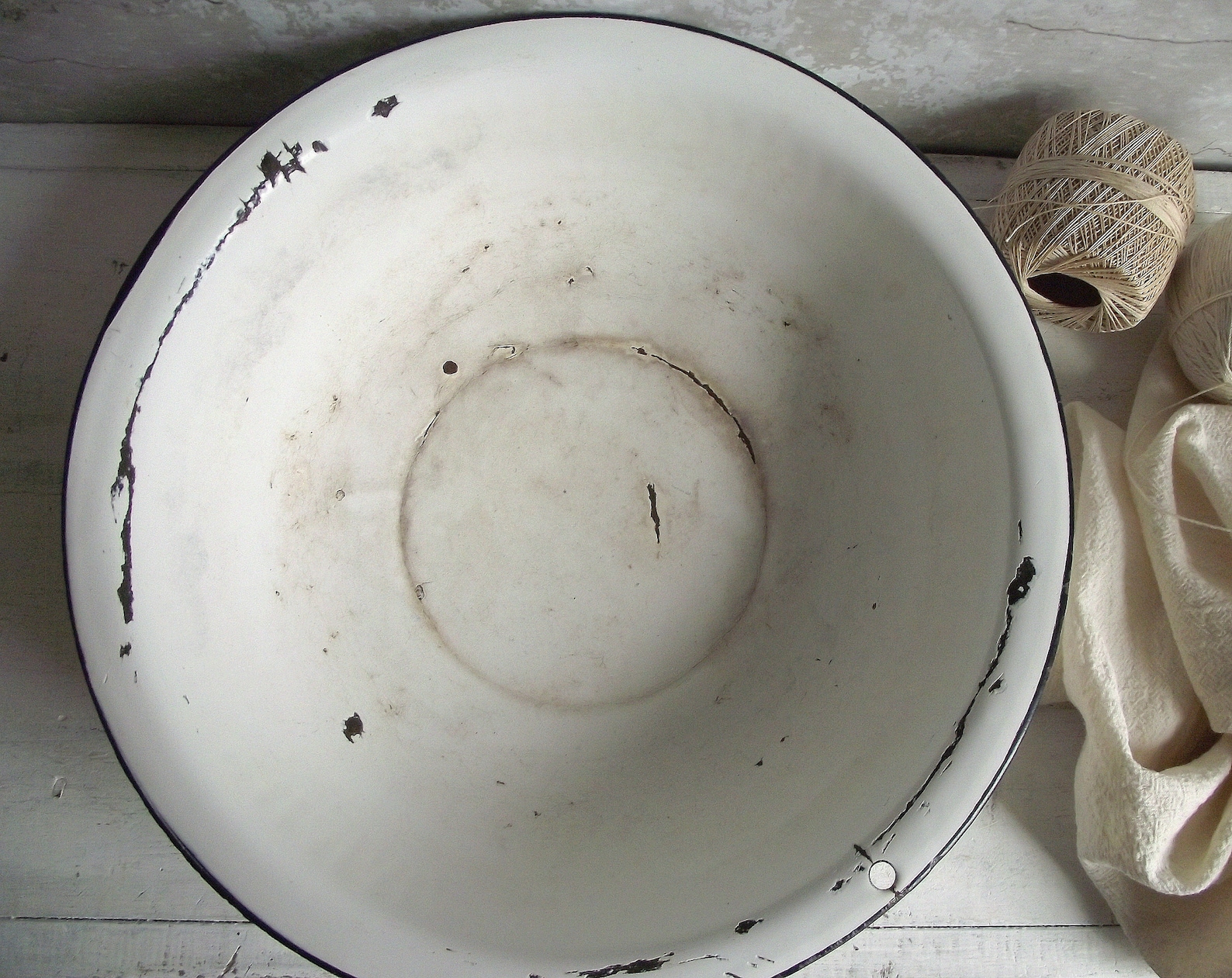 Farmhouse Enamelware Bowl Vintage White With Black Rim 12 - Etsy