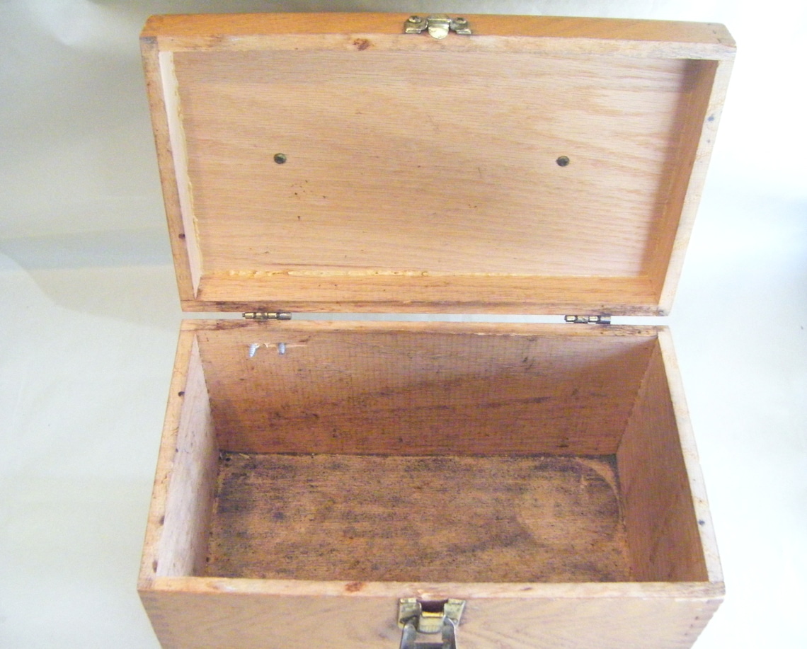 Vintage 1950s Wood Shoe Shine Box: Distressed Haberdashery Decor - Etsy