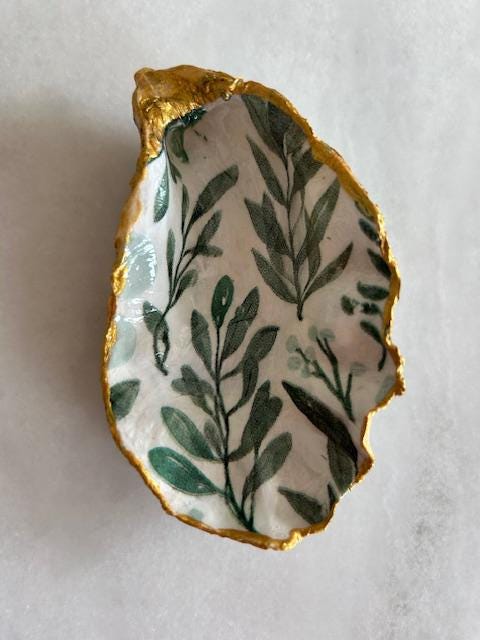 Handcrafted Oyster & Scallop Shell Favors: Coastal Wedding Decor - Etsy