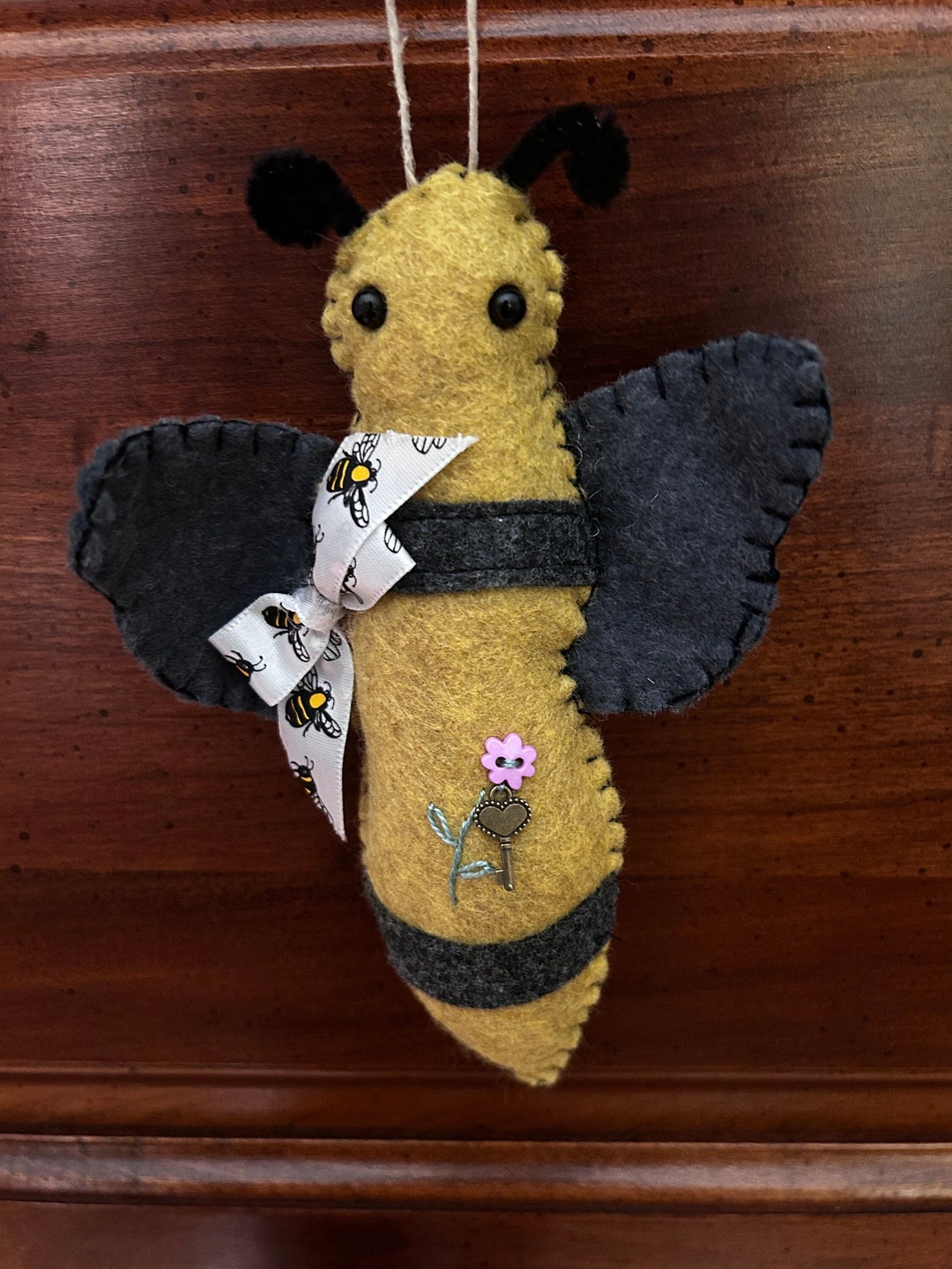 Door Hanger Bumblebee Bees Cute Bees Felt Bumblebee - Etsy