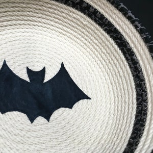 Halloween Coiled Rope Bowl, Black Bat Rope Basket, Decorative Halloween ...