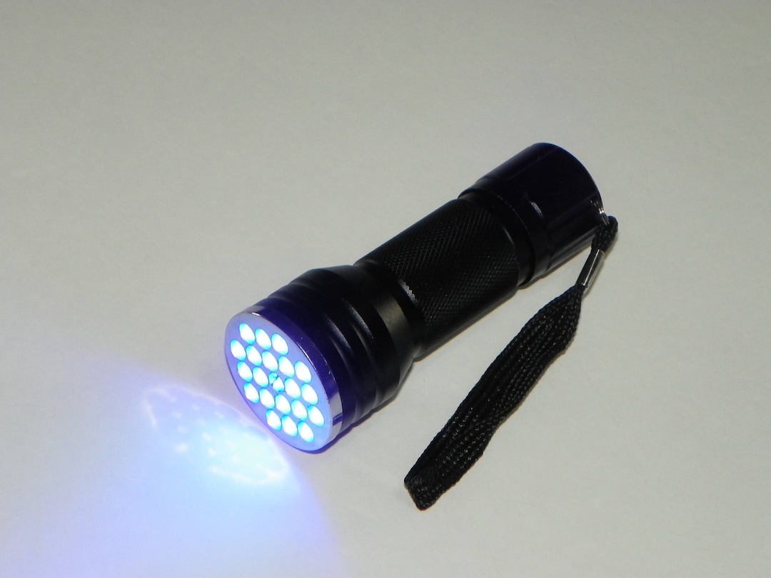 Bright Compact Long-wave Ultraviolet Flashlight - Etsy