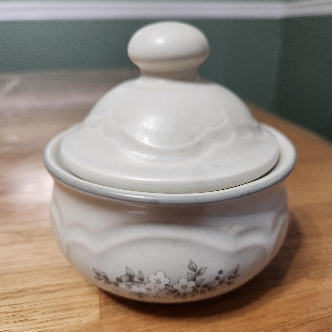 Vintage Pfaltzgraff Stoneware Heirloom Sugar Bowl With Lid Retired USA ...