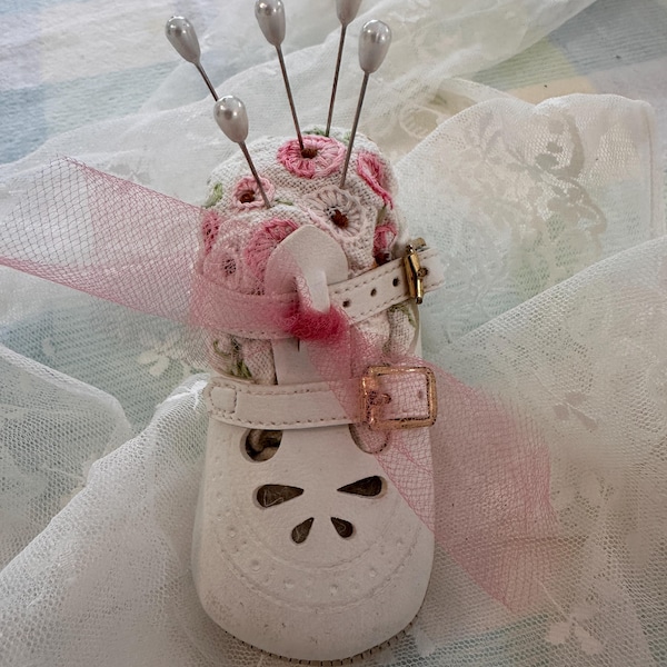 Baby Shoe Pincushion - Etsy
