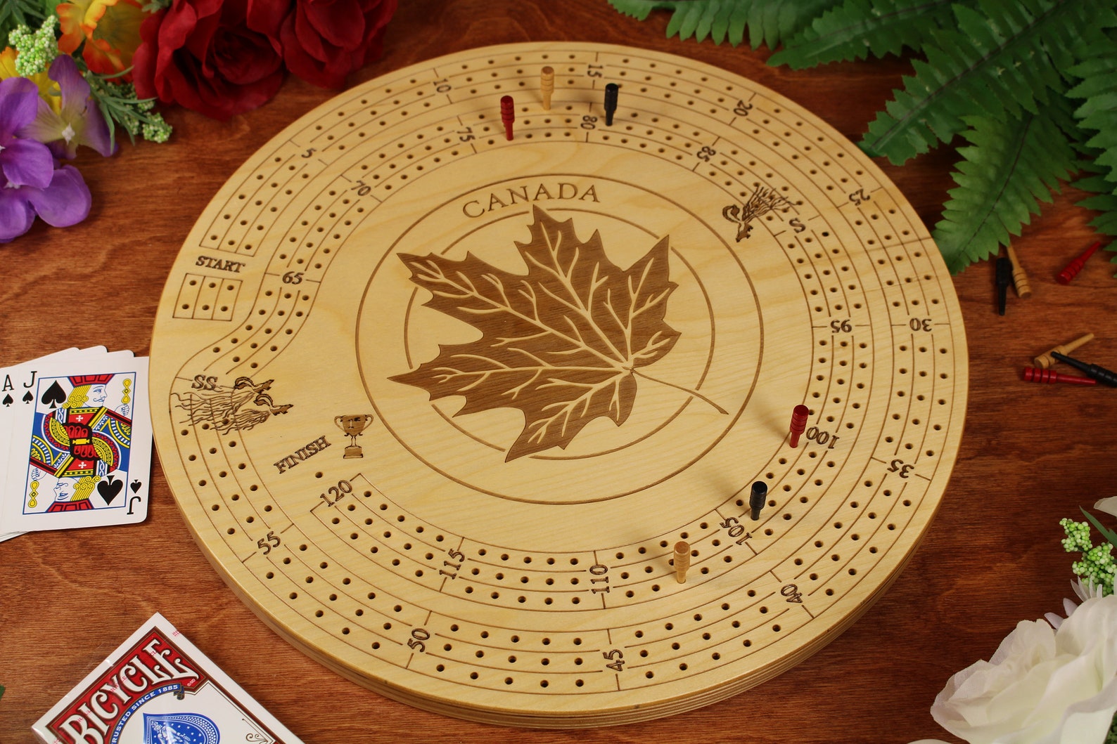 Cottage Cribbage Board Maple Leaf Design With Cribbage Pegs, Round ...