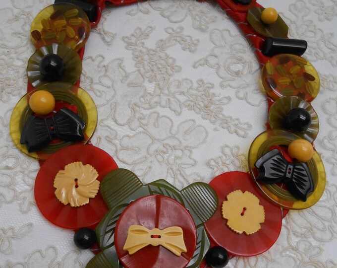 Vintage Bakelite Buttons Necklace No. 94 - OOAK, Unique, Recycled - the ...