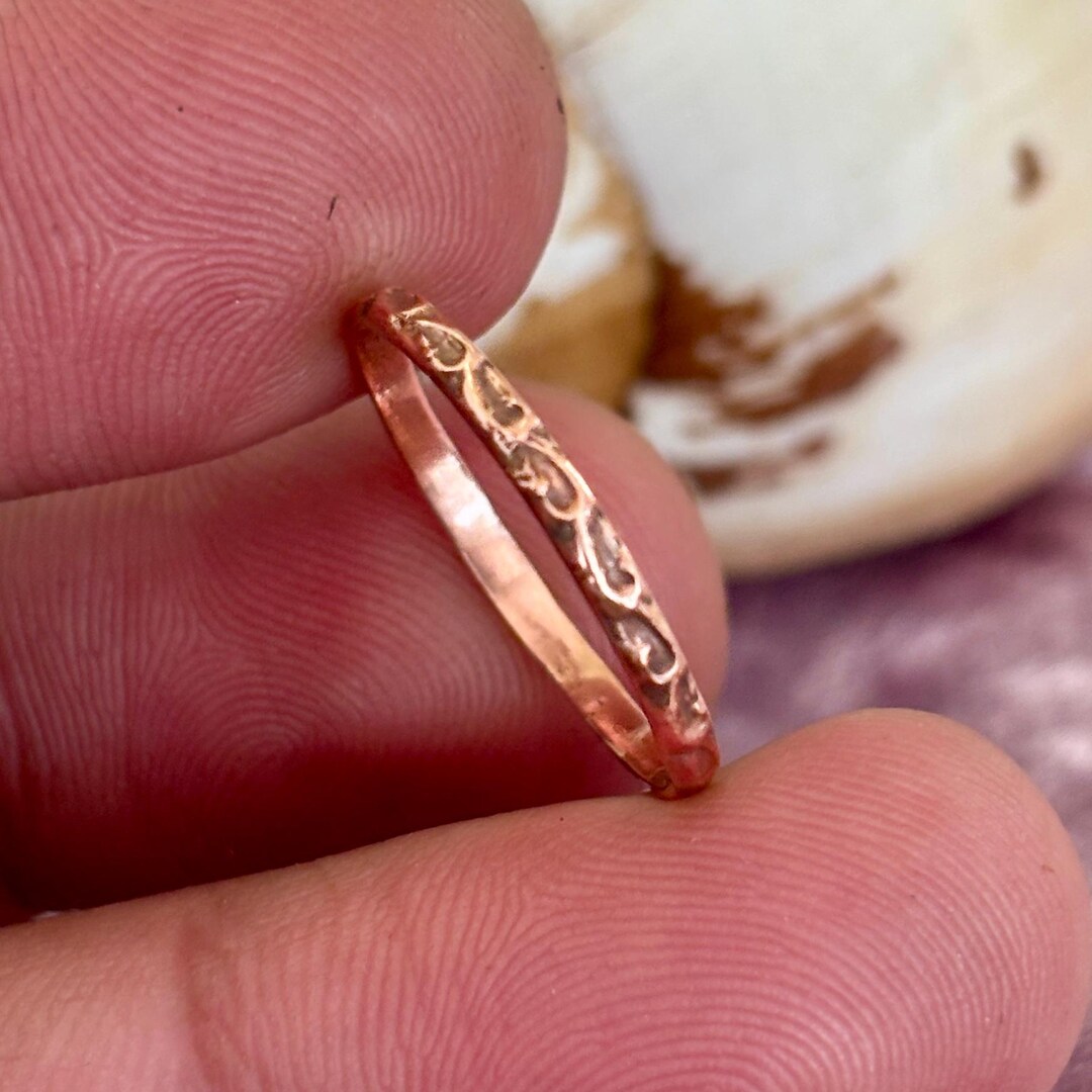 Winziger Handgemachter Designer Bandring aus Kupfer: Minimalistischer ...