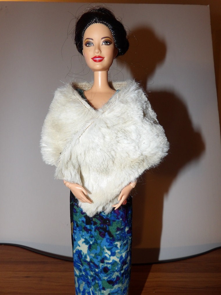 Stylish faux fur lined stole in beige for Fashion Dolls | Etsy