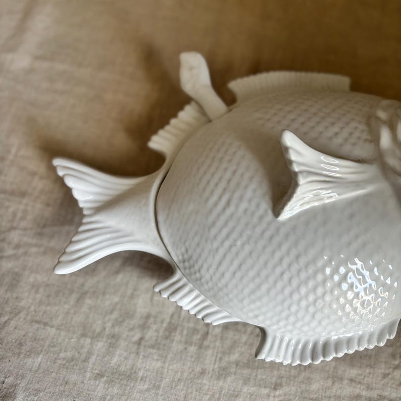 Vintage Bordallo Pinheiro White Fish Tureen (with Lid and Ladle) – 1.3 ...