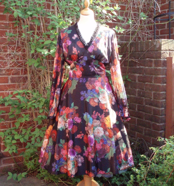 Vintage 1960s/'70s Floral Shelf Dress From France UK | Etsy