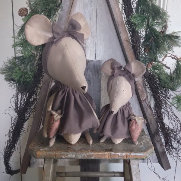 Primitive Mouse - Etsy
