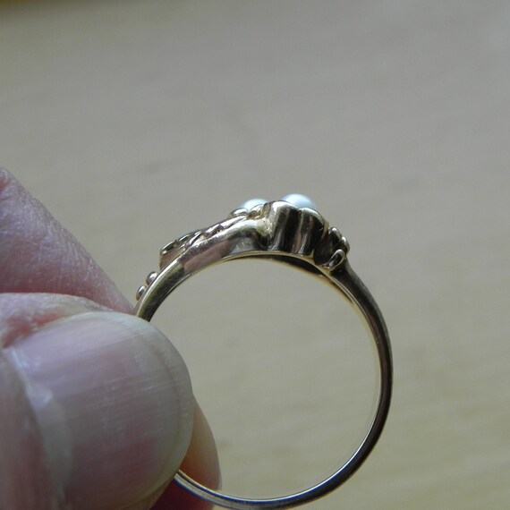 Black Hills Gold Ring with Inset Pearls - Gem
