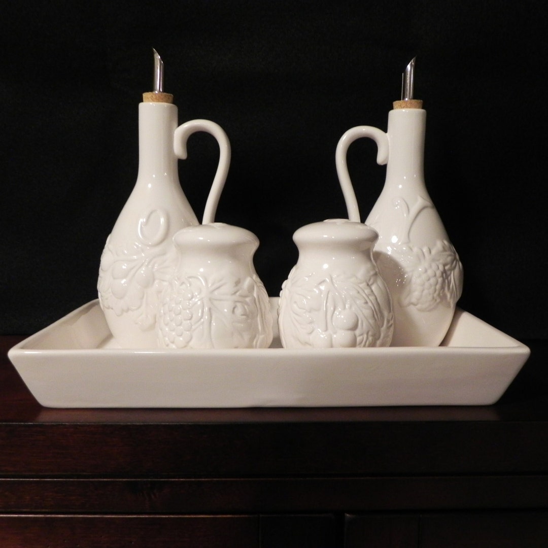 Tabletops Gallery 7-piece Condiment Set - Etsy