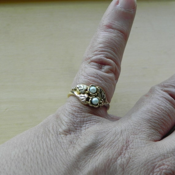 Black Hills Gold Ring with Inset Pearls - Gem