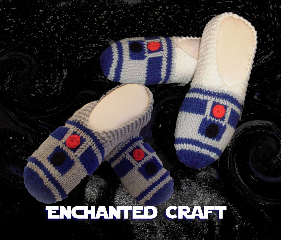 R2-D2 Slippers- Hand Knitted and Inspired by Star Wars - Etsy