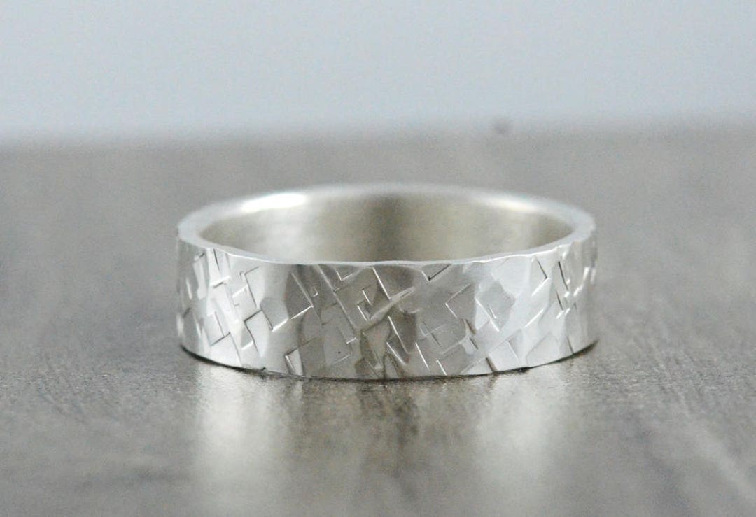 Anillo martillado Anillo de boda para hombres de oro blanco de 14k ...