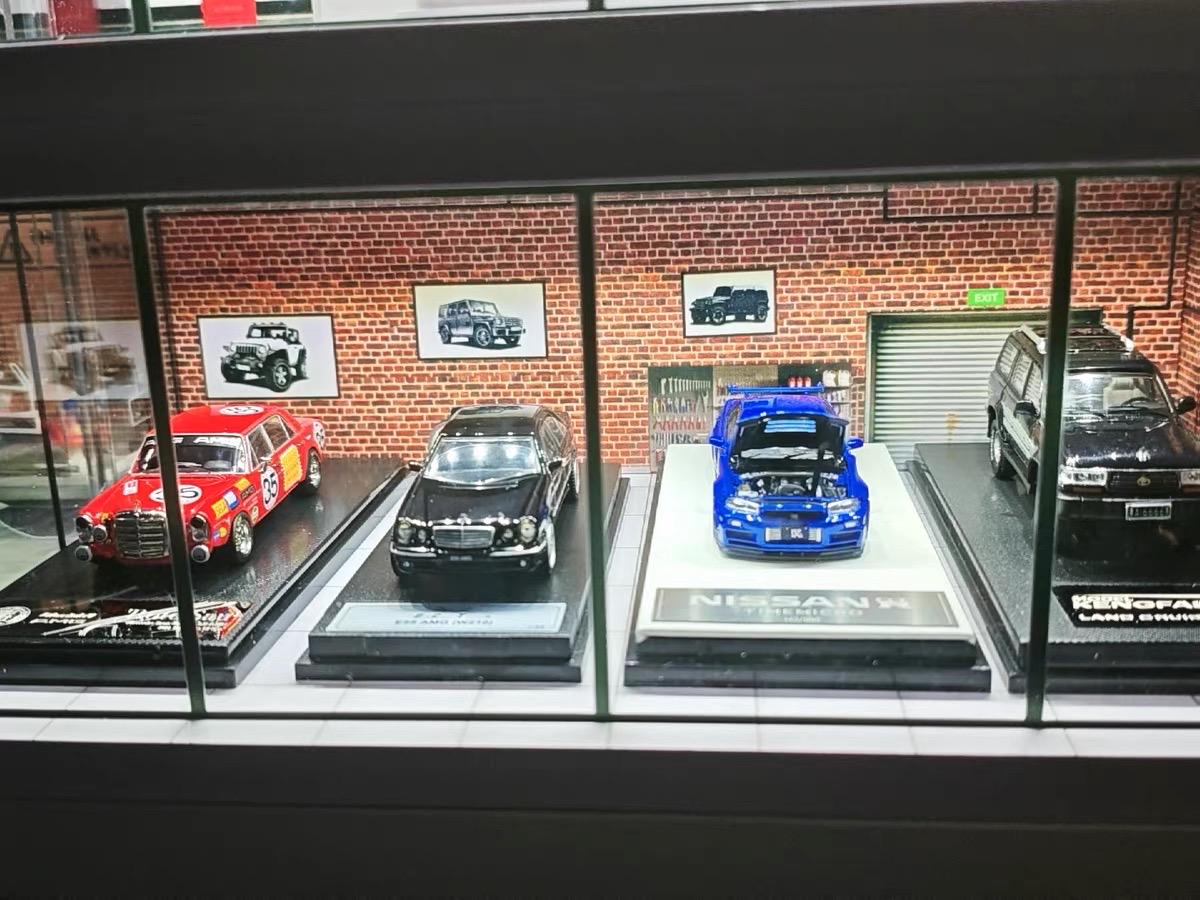 Miniature Retro Car Garage Display Box With LED Lights - Vintage ...