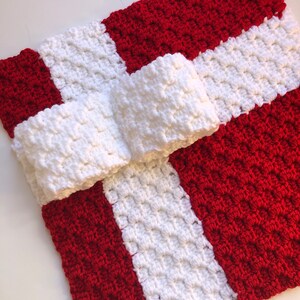 Christmas Pillow Crochet Pattern - C2C Christmas Gift Square ...