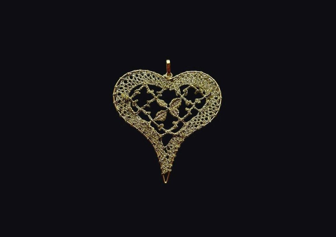 Vintage 14k 14 Karat Yellow Gold Wire Heart Frame Pendant W/ Macrame ...
