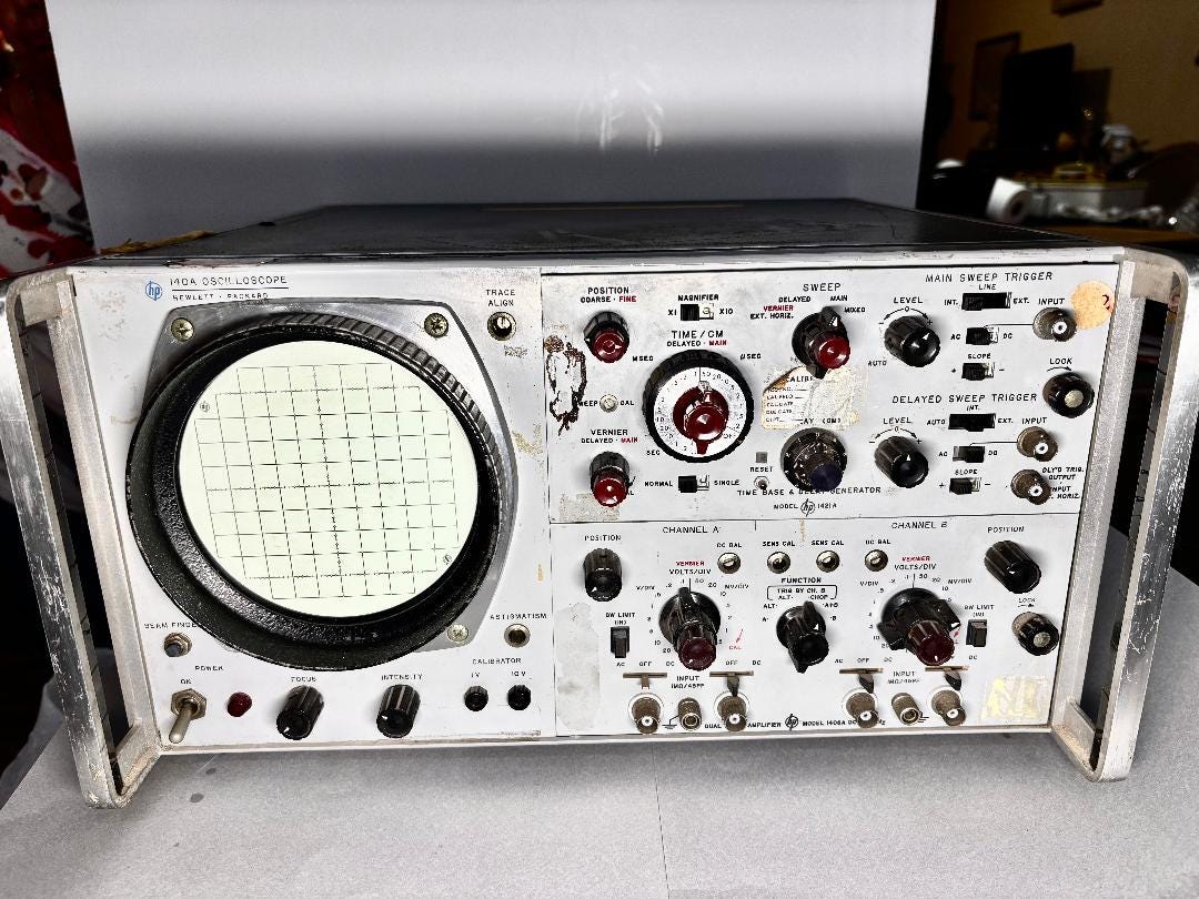 HP Hewlett-packard 140A OSCILLOSCOPE *working When Removed From Service ...