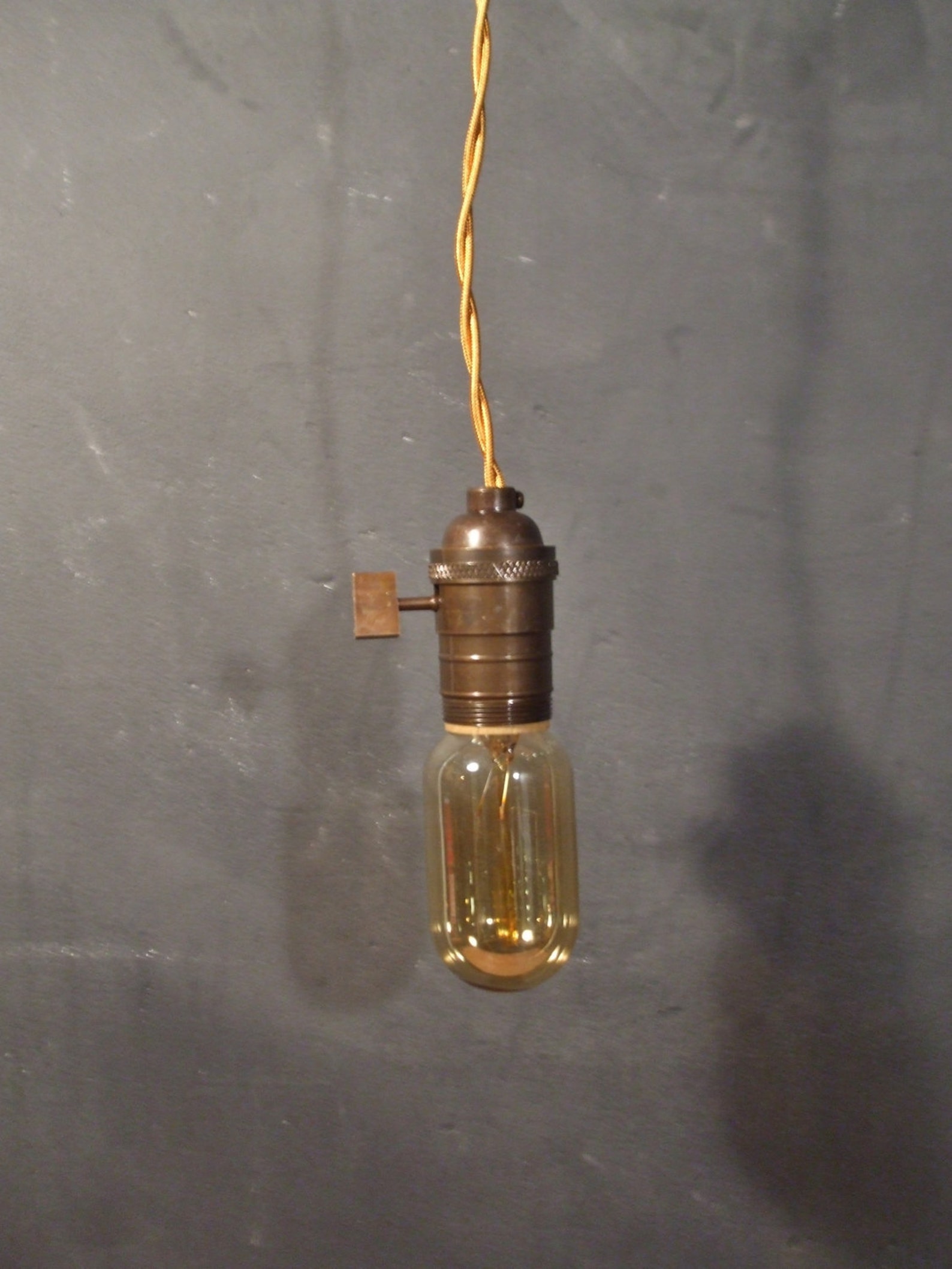 Vintage Minimalist Industrial Bare Bulb Light Sockets - Etsy