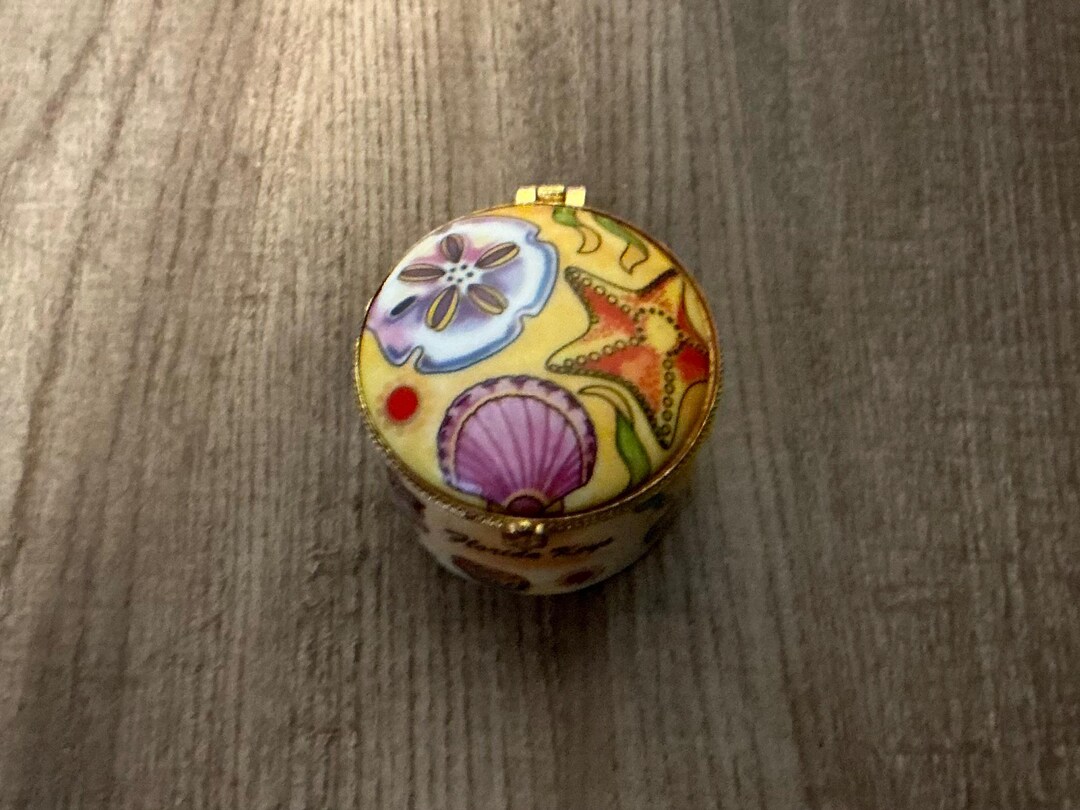 Vintage Porcelain Sea Shell Key West Large Pill Box / Trinket Box 2 1/2 ...