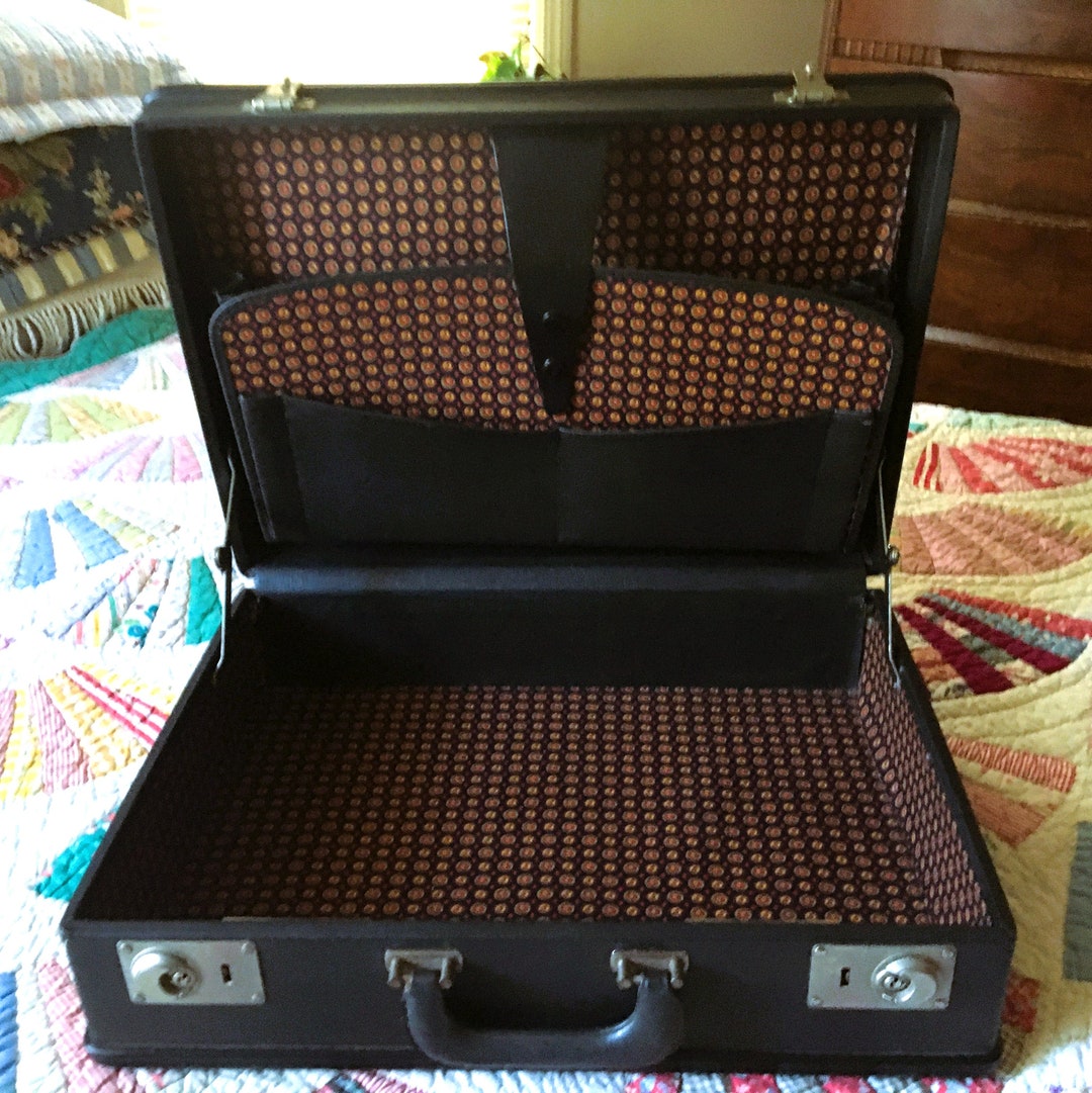 Vintage Black Leather Hard Shell Interior Accordion Pockets Train Case ...