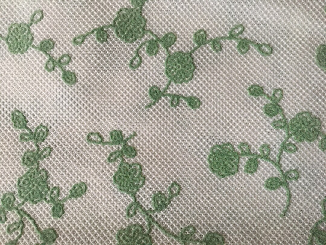Vintage Green White Floral Waffle Weave Fuzzy Embroidered Flowers ...