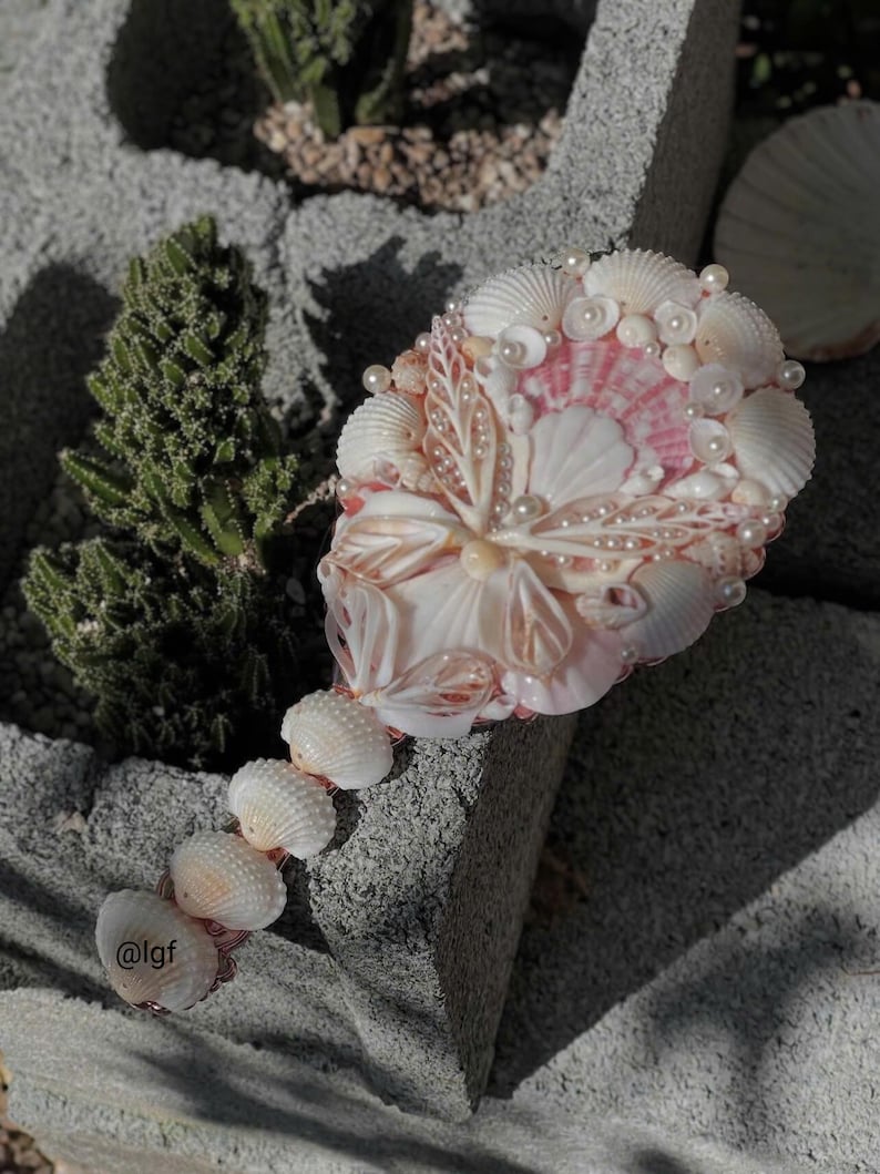 Handmade Seashell Mirror: Natural Beach Decor, Coastal Gift - Etsy