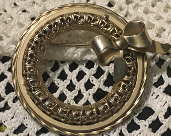 Gold circle pin | Etsy