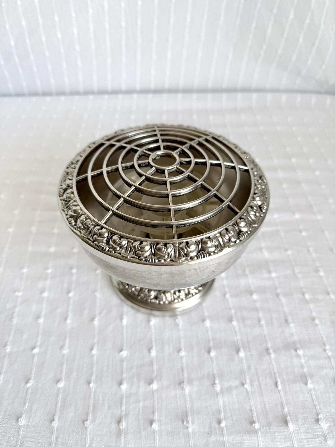 Large Silver Plated Rose Bowl With Grid Lid — Made in England - Etsy