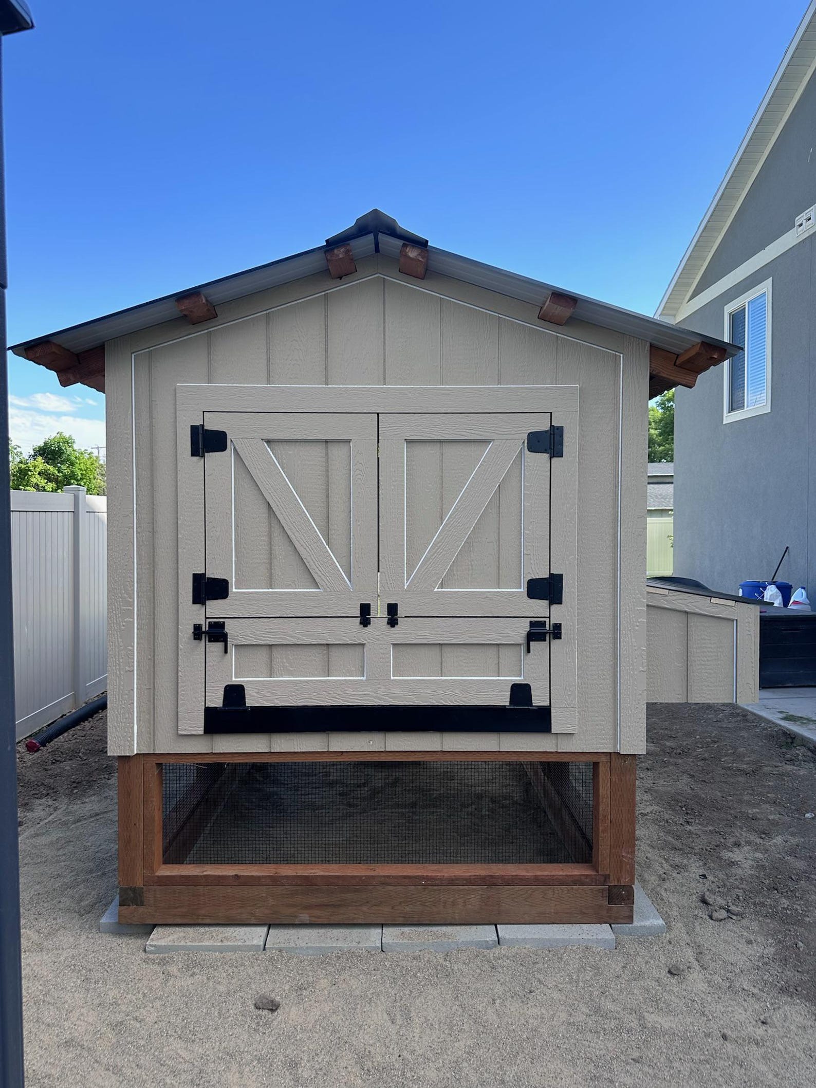 Backyard Hen House Design Plan Modern Farmhouse Style Coop Building ...