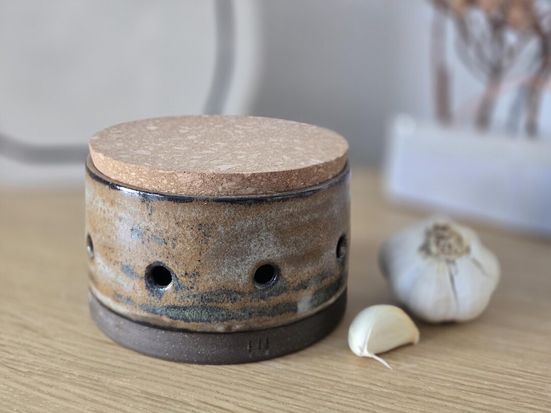 The Clove No.21 - Garlic Keeper - Etsy
