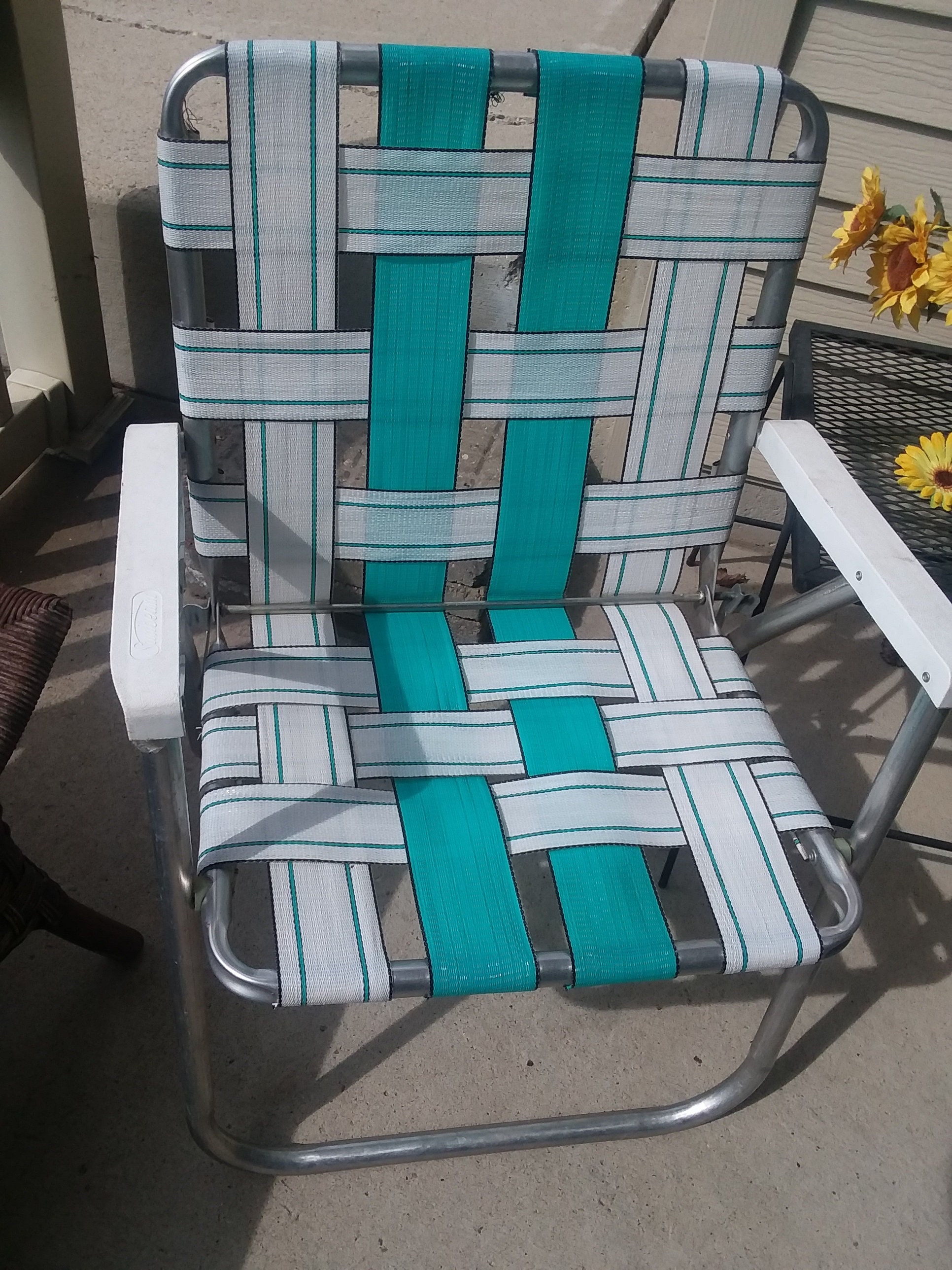 Webbed beach chairs store