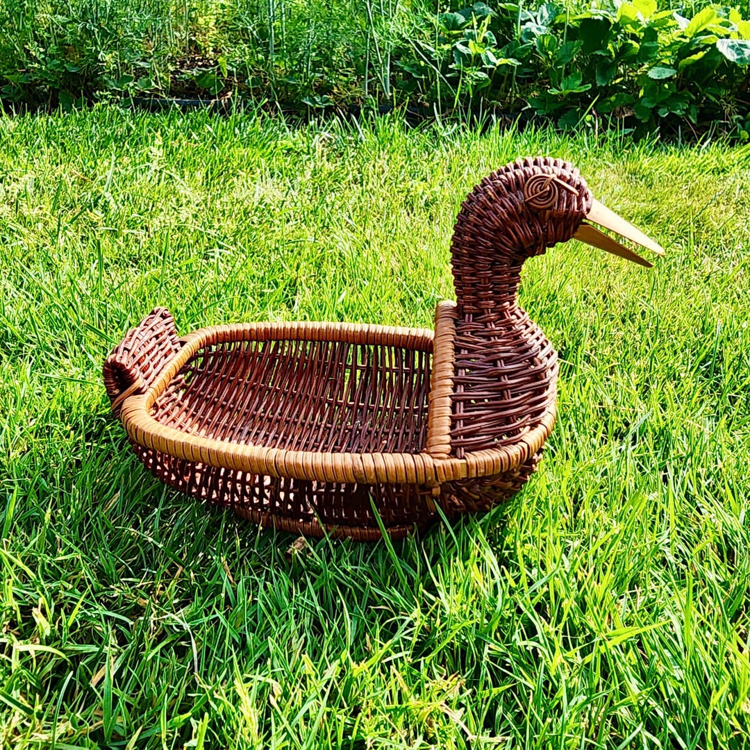 Vintage Wicker Rattan Duck Basket, Twine and Wood Construction Egg ...