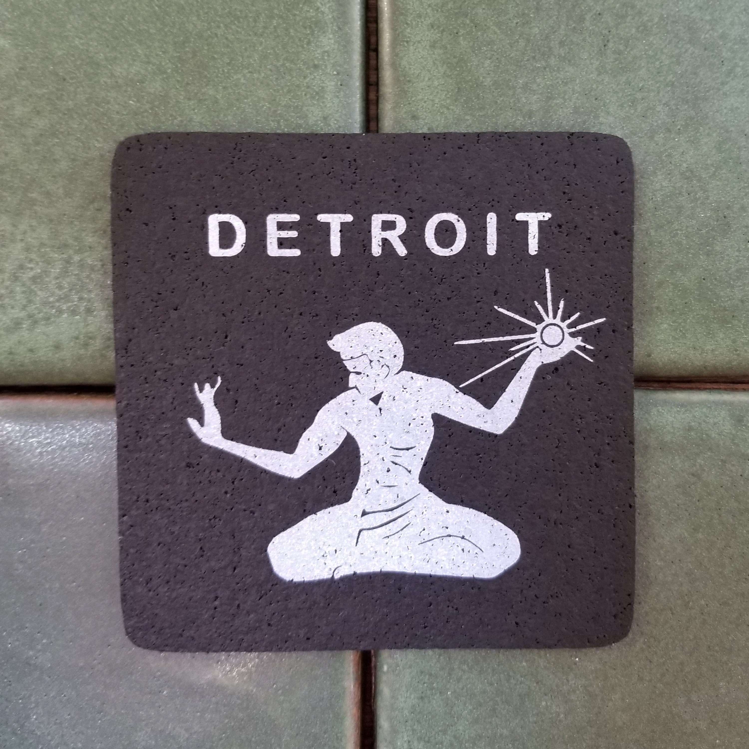 100% Recycled Tire Coasters featuring Detroit Iconic Images - Etsy 日本