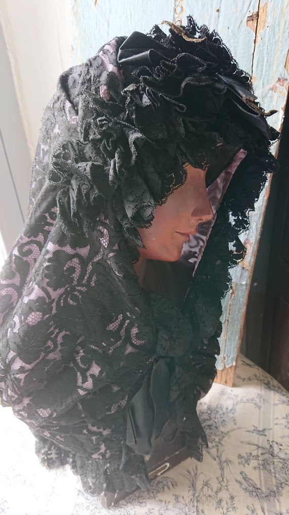 Beautiful 19th century antique French lace hood hat m… - Gem