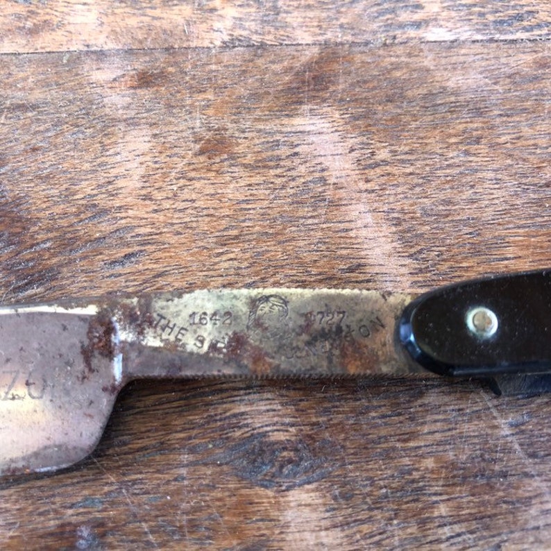 Vintage Sir Isaac Newton Straight Razor in Box - Etsy