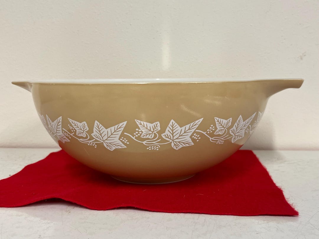 Vintage 1960s Pyrex Sandalwood Large Cinderella Style Mixing Bowl 444 ...