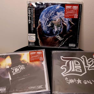 d12 world logo