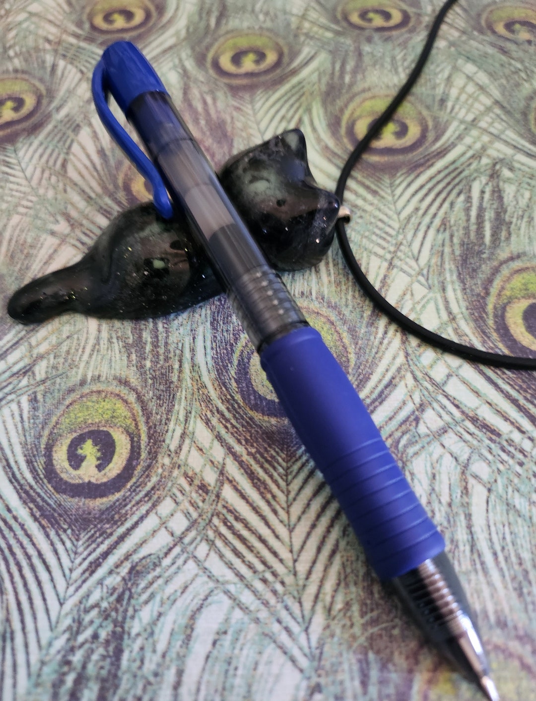 Familiar Frenzy Dream Cosmic Cat Pen Brush Rest Pendant Necklace, Glow ...