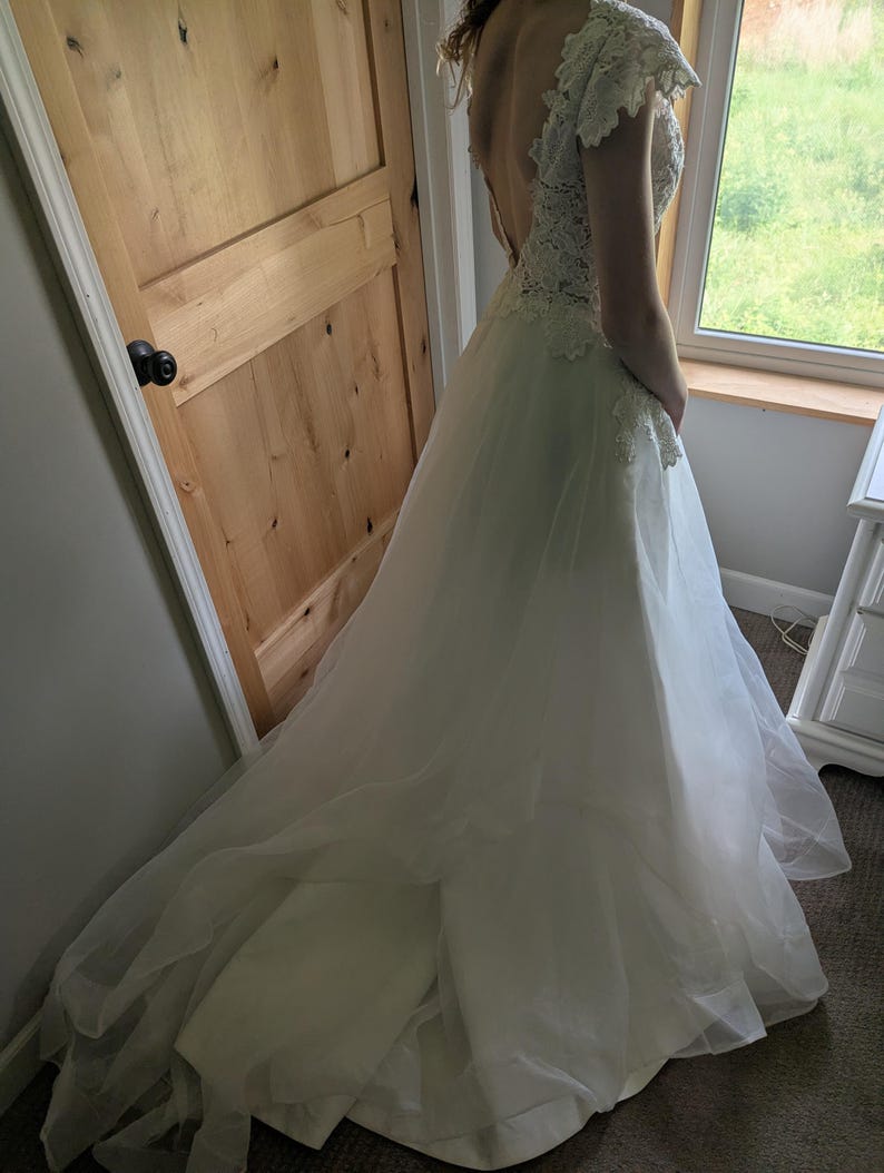 Fairytale Lace Princess Ball Gown Wedding Dress Size 0 | Deep V and A ...