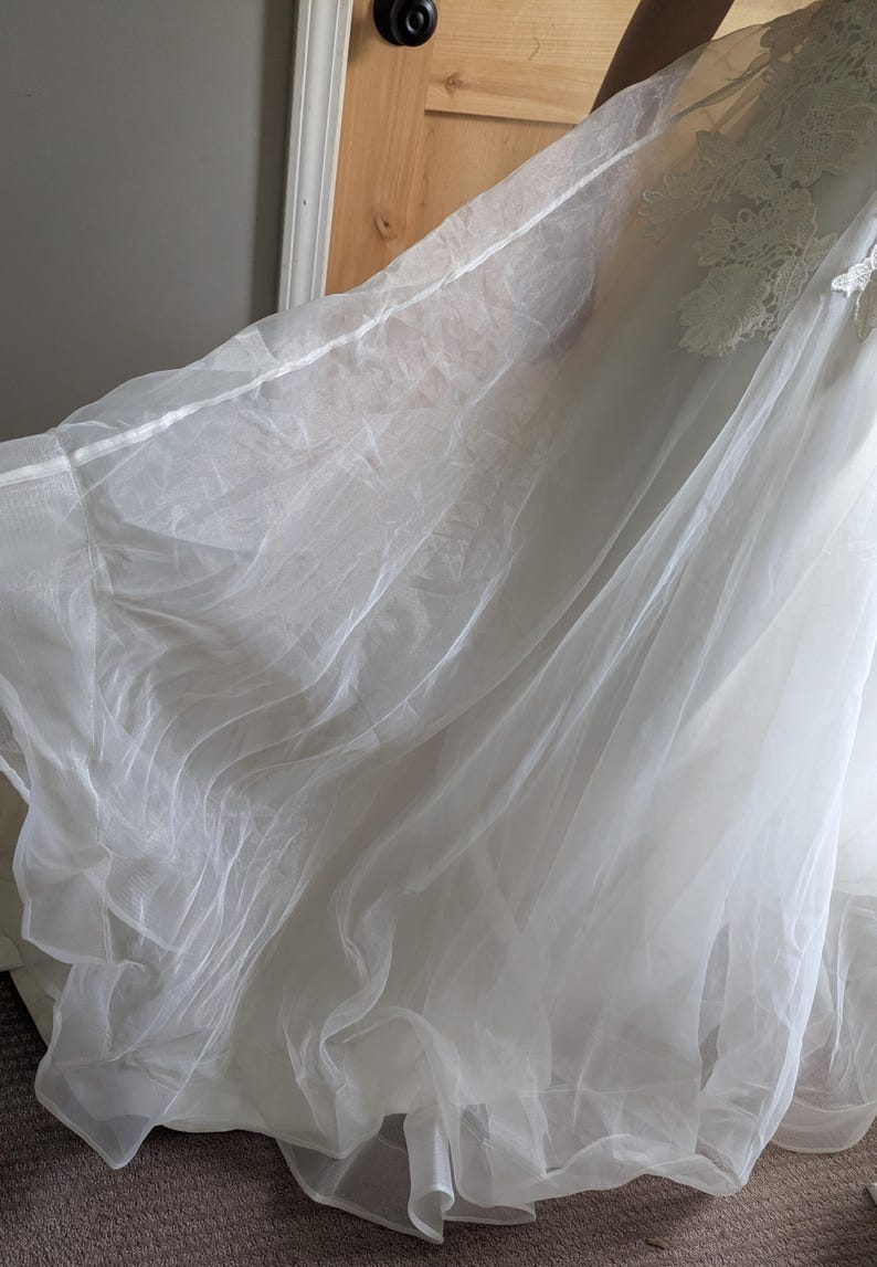 Fairytale Lace Princess Ball Gown Wedding Dress Size 0 | Deep V and A ...