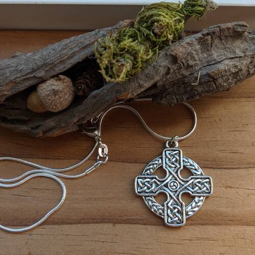 Small Celtic Cross Silver Necklace - Etsy