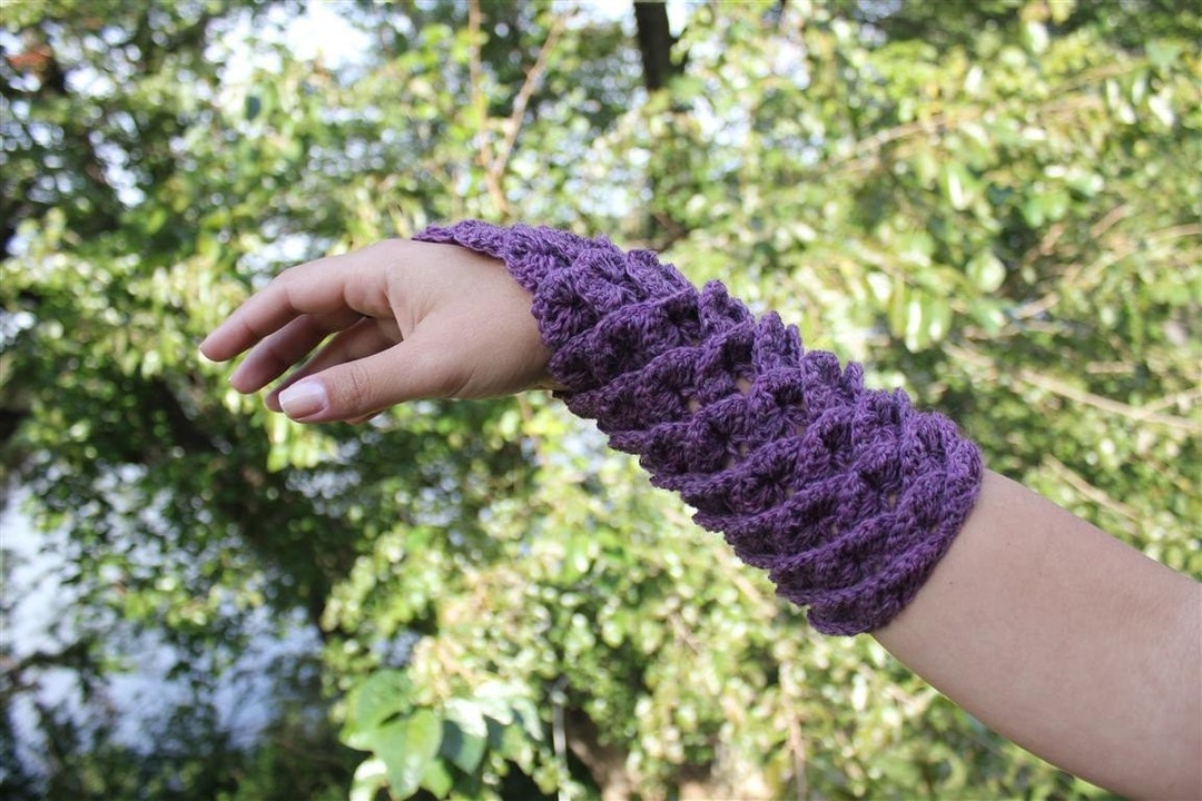 CROCHET PATTERN: Crocodile Stitch Gauntlets - Permission to Sell ...