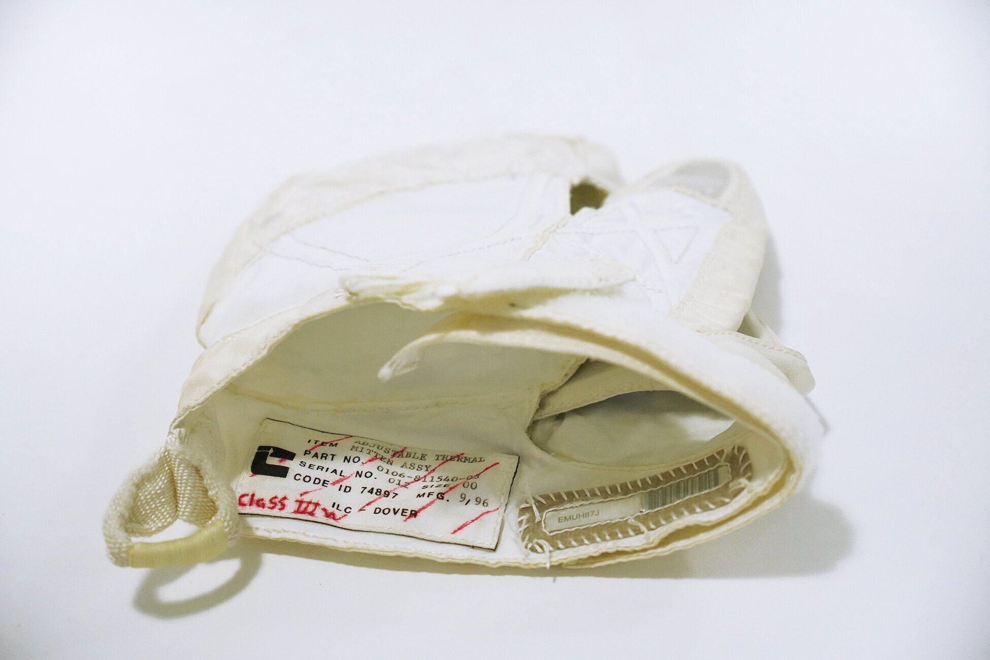 NASA Adjustable Thermal Mitten EMU Space Shuttle Mission STS-113 - Etsy